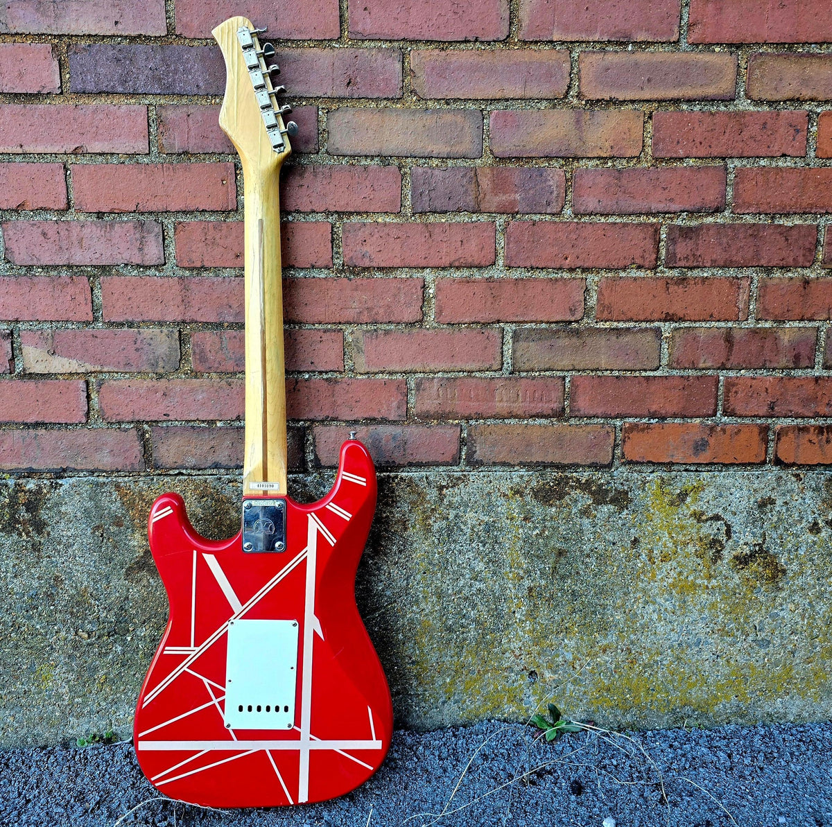 1985 Hondo H-7600 VHT - Van Halen Stripe - Red – Cumberland Guitars
